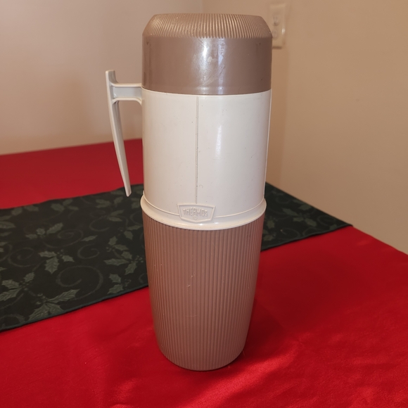 Thermos | Kitchen | Vintage 97s Thermos Brand Brown And White Thermos ...